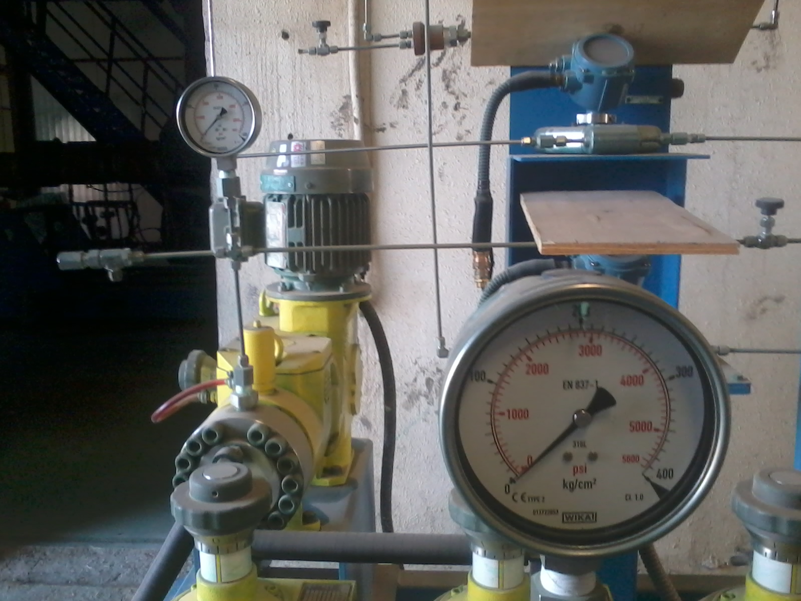 Pressure Gauge Calibration-Using Fluke 754 Process Calibrator with a ...